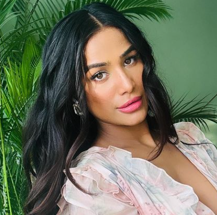 Poonam Pandey Parents: Shobhanath Pandey and Vidya Pandey ...