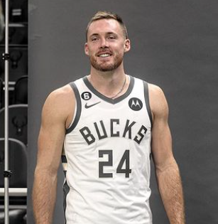 Who Are The Parents of Pat Connaughton? Ethnicity, Bio, Career, Net ...