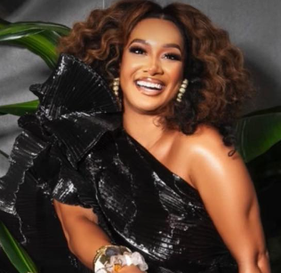 Crystal Renee Hayslett: Who Is She? Siblings, Bio, Wiki, Age, Career ...