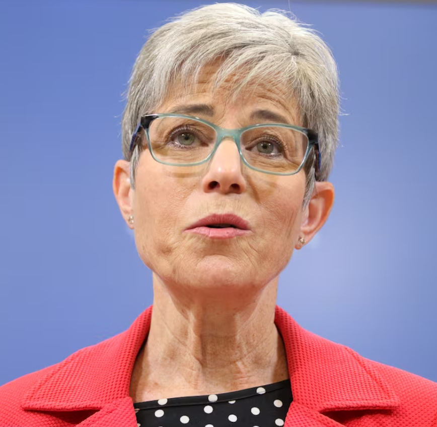 Exploring Selina Robinson Husband: Is She Married? Family Background ...