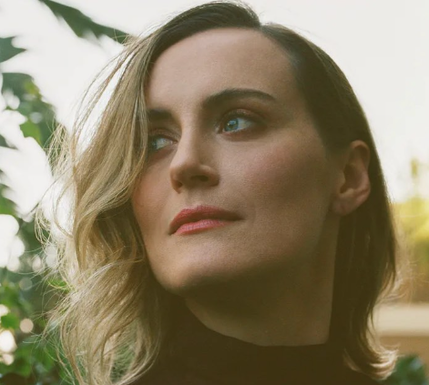 Who Is Taylor Schilling Brother? Exploring Sam ,Siblings And Family Tree
