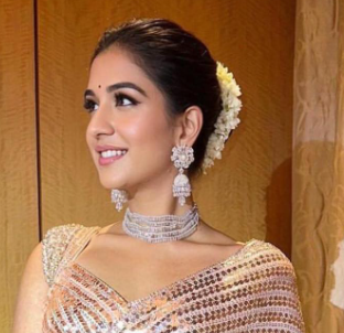 Radhika Merchant: Religion Explored, Ethnicity, Bio, Career, Net Worth ...