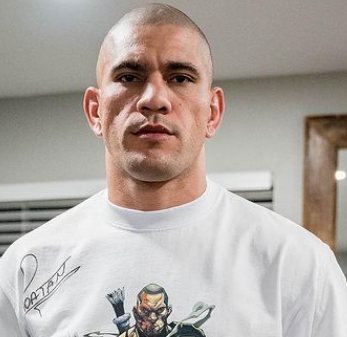 Kamaru Usman: Alex Pereira's Emergence Puts UFC Heavyweights on Alert ...