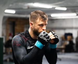 Unveiling the Fighting Style of Calvin Kattar: A Master of Striking
