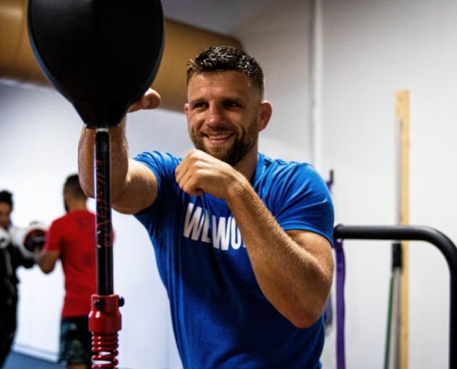 Unveiling the Fighting Style of Calvin Kattar: A Master of Striking