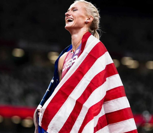 Katie Moon Speaks Out: Defending Her Kit Choice and Athletic Performance