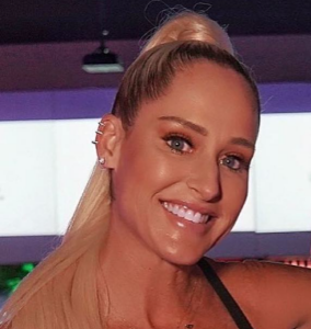 Surprise Appearance of Michelle McCool and WWE Hall of Famer on ...