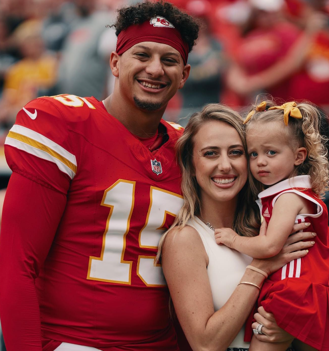Patrick Mahomes Enjoys Family Time Ahead of Return to Kansas City ...