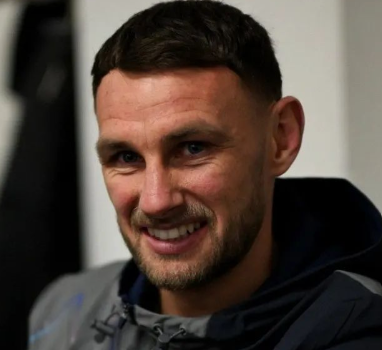 Arnold Barboza Jr. vs. Sean McComb: A Live Boxing Showdown And More ...