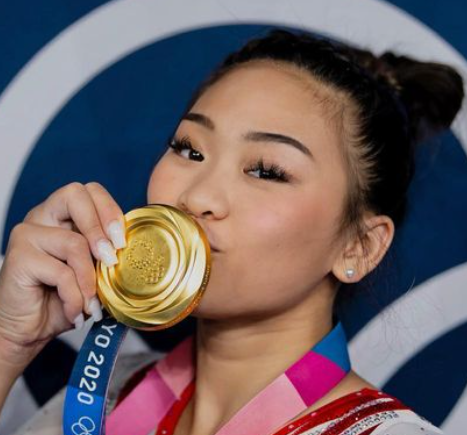 Suni Lee Shines Bright at the 2024 NCAA Women's Gymnastics ...
