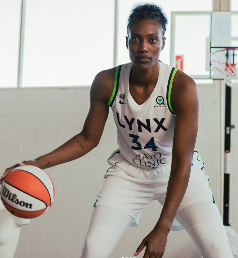 Sylvia Fowles: Bio, Salary And Contracts , Husband, Daughter, Parents ...