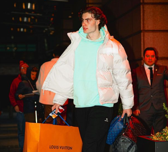 Josh Giddey Faces Heckler's Trolling: NBA Fans React to Tulane Campus ...