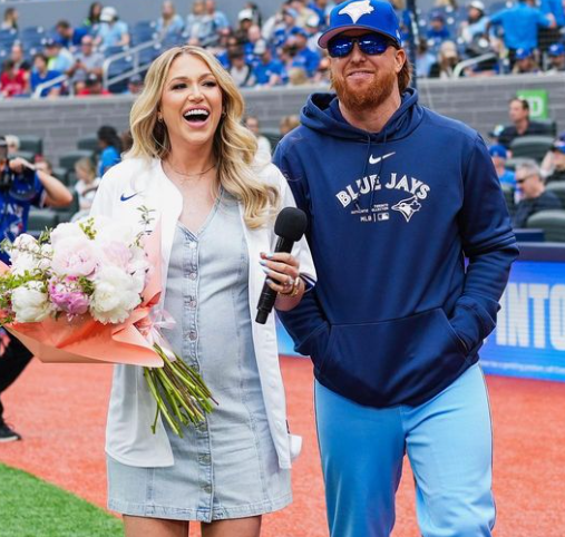 Justin Turner's Wife Kourtney Delivers Show-Stopping Performance of ...