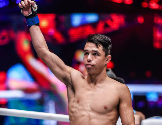 Reece McLaren Previews His Fight with Hu Yong: 'It's Gonna Be a Bashing