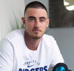 Cody Bellinger's Fiancée Chase Bellinger: Stuns in Multicolored ...