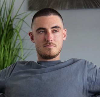 Cody Bellinger's Fiancée Chase Bellinger: Stuns in Multicolored ...