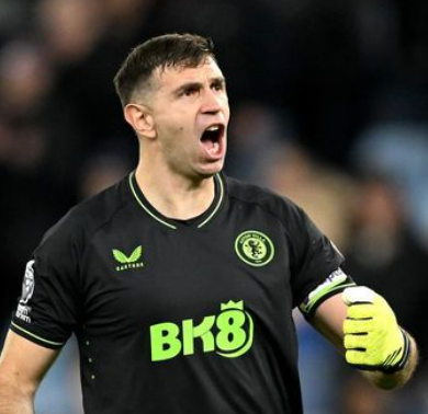 Emi Martinez Criticizes Pitch Conditions as 'Disaster' After 2024 Copa ...