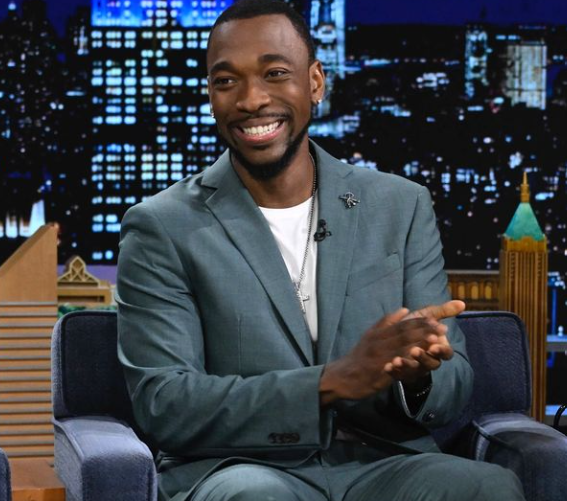 Jay Pharoah Takes Aim at Joe Burrow's Backless Suit: 'Is There a Moth ...