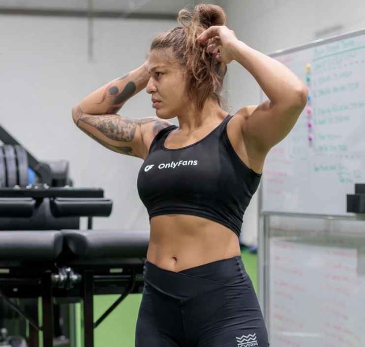 Mayra Bueno Silva's Relationship Status: Partner Insights Revealed