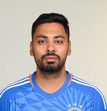 Avesh Khan (Cricketer): Who Is He? Bio, Wiki, Career, Net Worth 2024 ...