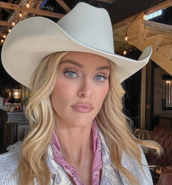 Roman Josi, Wife Ellie Ottaway Enjoy Surprise at Taylor Swift's The ...