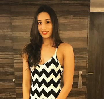 Maana Patel (Swimmer): Who Is She? Career, Olympic Performance Analysis ...