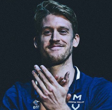 Max Holt's Parents: Who Are They? Bio, Wiki, Age, Career, Achievements ...