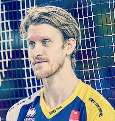 Max Holt's Parents: Who Are They? Bio, Wiki, Age, Career, Achievements ...