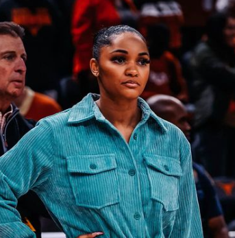 Sydney Carter (Texas Coach): Makes a Statement at the 2024 ESPY Awards ...