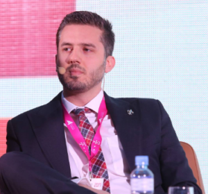 #BoycottDunkinDonuts: Why is This Trending on X? Chris Pavlovski's ...