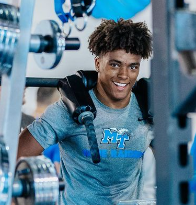 During Matchup Against Oklahoma, Jakobe Thomas' Cheerleader Girlfriend ...