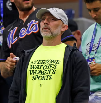 Jason Stacy (Fitness Coach): Aryna Sabalenka High-Fiving and Giving his ...