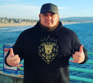 WWE Superstar Meets Their Match in Samoa Joe Cosplayer at Fan Event