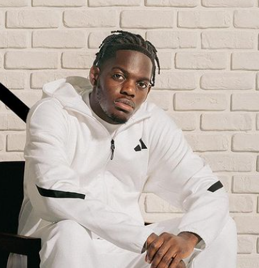 Castello Lukeba in EA FC 25: Full Task List and Budget-Friendly ...