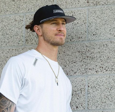 Josh Hader’s Son Lucas Embraces the Festive Spirit by Decorating His ...