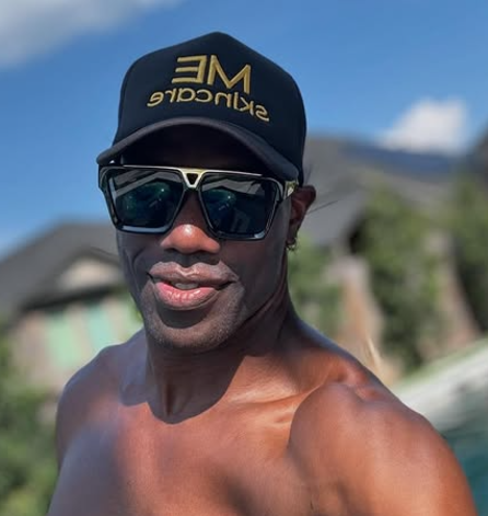 Terrell Owens' Thanksgiving Practice Session with Shedeur Sanders and ...