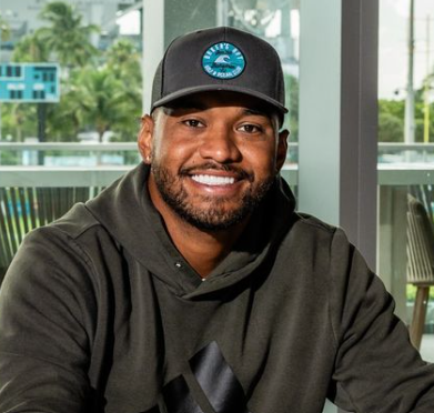 Tua Tagovailoa's Risky Tackle: NFL Fans Sound Off After Head-First Hit ...