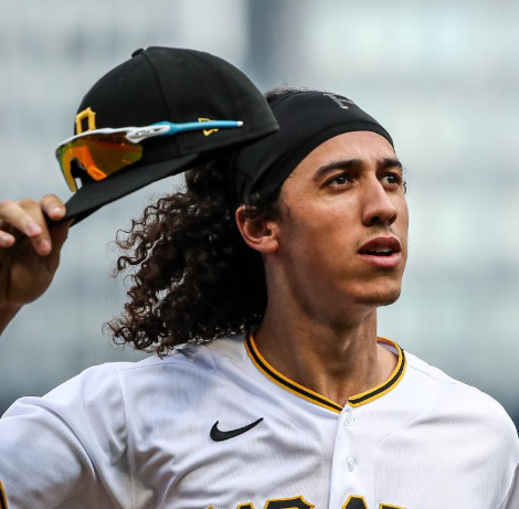 Cole Tucker's Epic Reply on Vanessa Hudgens' Dazzling New Year Photos ...