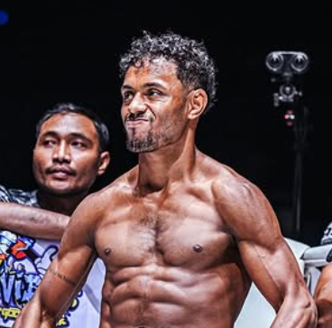 Felipe Lobo Leaves No Doubt, Finishes Saemapetch to Settle Heated Rivalry