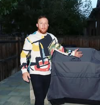 Justin Gaethje’s Mind-Blowing UFC Resume Has Fans in Shock and Podcast