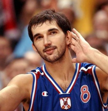NBA Twitter Erupts as Peja Stojakovic’s Son Torches Opponents in ...