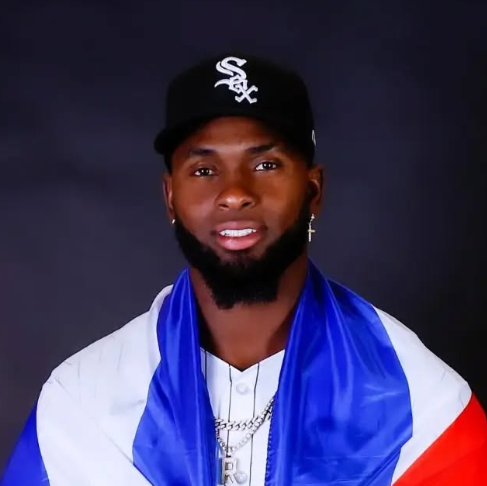 Luis Robert Jr's Contract Details Breakdown, Total Earning and More