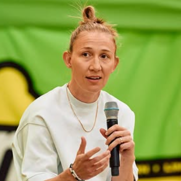 Courtney Vandersloot’s Injury Sparks Emotional Response from Indiana ...