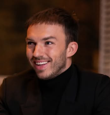 Kika Gomes Flaunts Her Abs in Viral Photo with Pierre Gasly