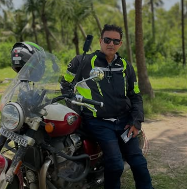 Kumud Mishra's Bio, Movies, Career, Family, Net Worth & More