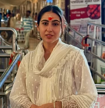 Sara Ali Khan's Bio, Age, Family, Movies, Career, Net Worth & More