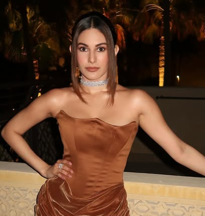 Amyra Dastur Bio, Career, Movies, Family, Personal Life and More