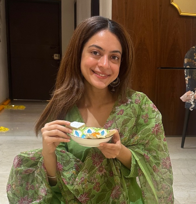 Anya Singh Bio, Age, Career, Movies, Family, and Inspiring Journey