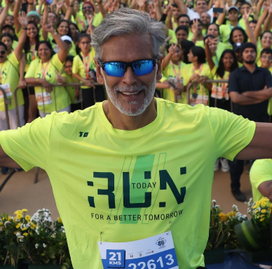 Milind Soman Bio, Age, Career, Fitness Journey, Wife and More