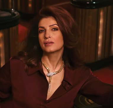 Twinkle Khanna Biography, Family, Personal Life, Career and More